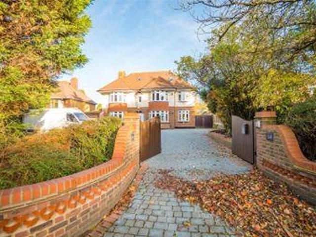 5 Bedrooms Detached house for sale in Willington Street, Maidstone, Kent ME15