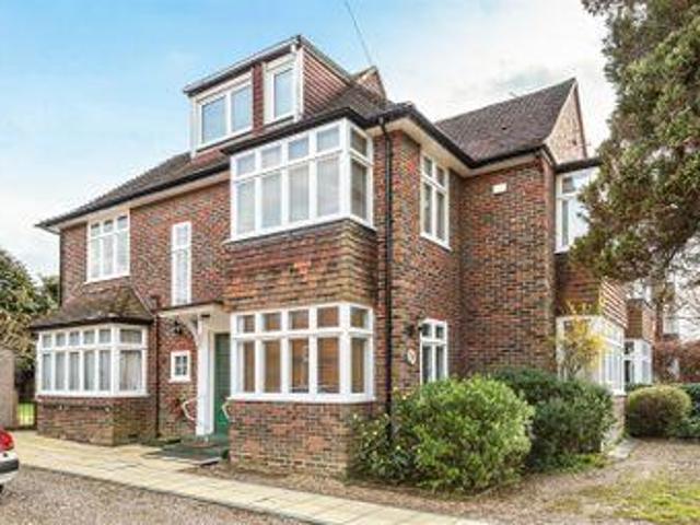 5 Bedrooms Detached house for sale in York Road, Woking GU22