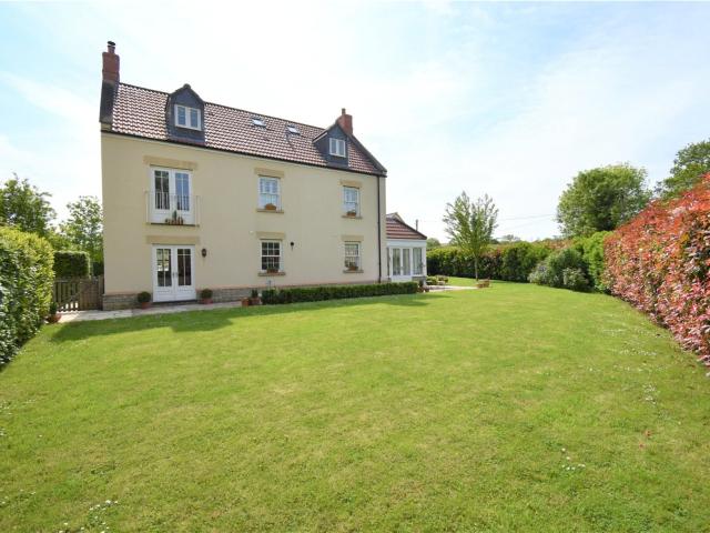 5 Bedrooms Detached House To Let