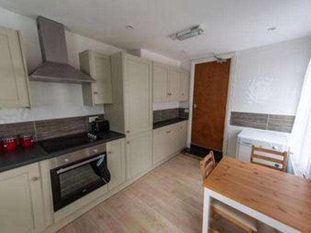 5 Bedrooms End terrace house for rent in Neville Rd, Croydon CR0