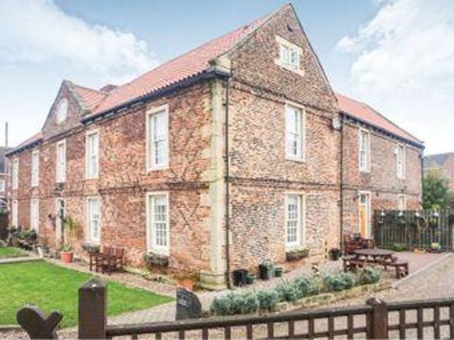 5 Bedrooms Farmhouse for sale in Basildon Road, Rotherham S63