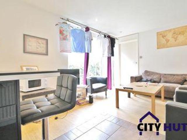 5 Bedrooms Flat for rent in Conistone Way, London N7