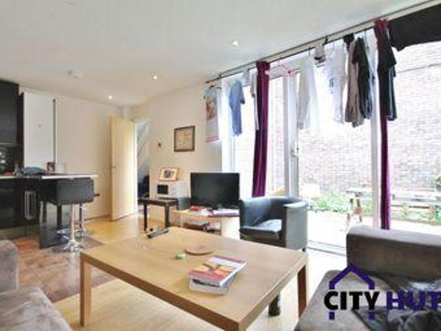 5 Bedrooms Flat for rent in Conistone Way, London N7