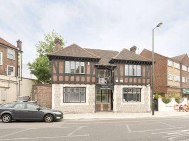 5 Bedrooms Flat for rent in Cat Hill, East Barnet, Barnet EN4