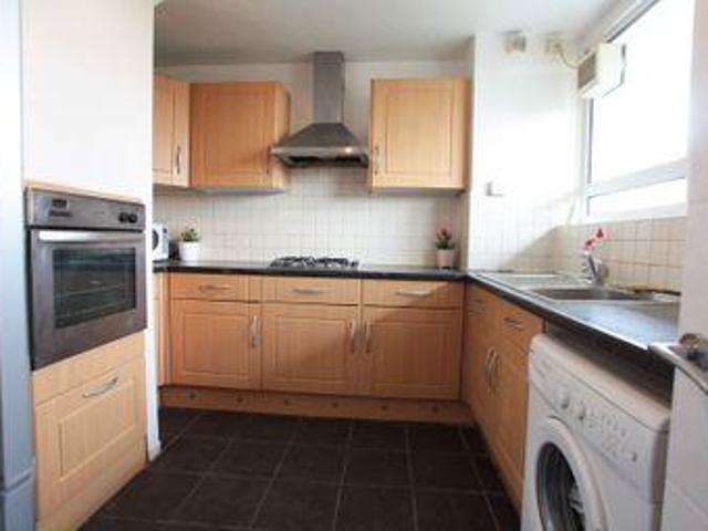 5 Bedrooms Flat for rent in Barringer Square, London SW17