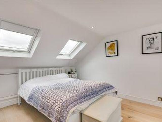 5 Bedrooms Flat for rent in Beverstone Road, London SW2