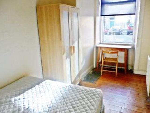 5 Bedrooms Flat for rent in Brunswick Street, Leith, Edinburgh EH7