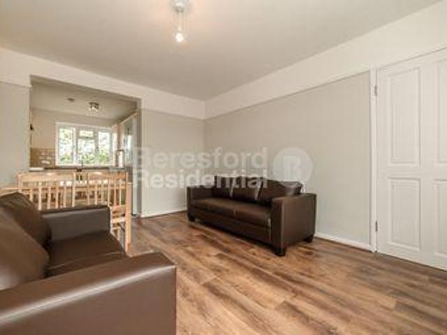 5 Bedrooms Flat for rent in Brasted Close, London SE26