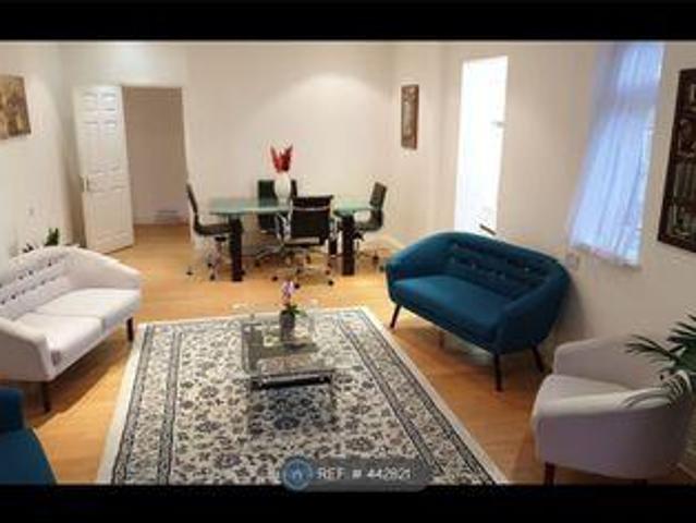 5 Bedrooms Flat for rent in Brent Street, London NW4