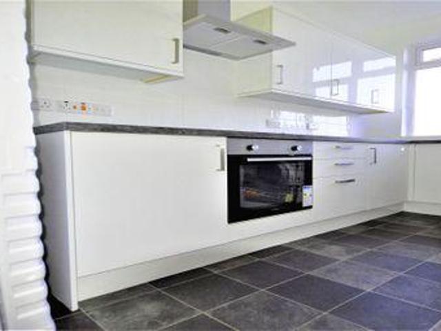 5 Bedrooms Flat for rent in Green Lane, Croydon CR7