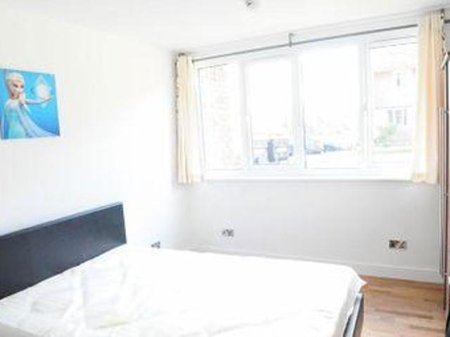 5 Bedrooms Flat for rent in Dowdeswell Close, London SW15