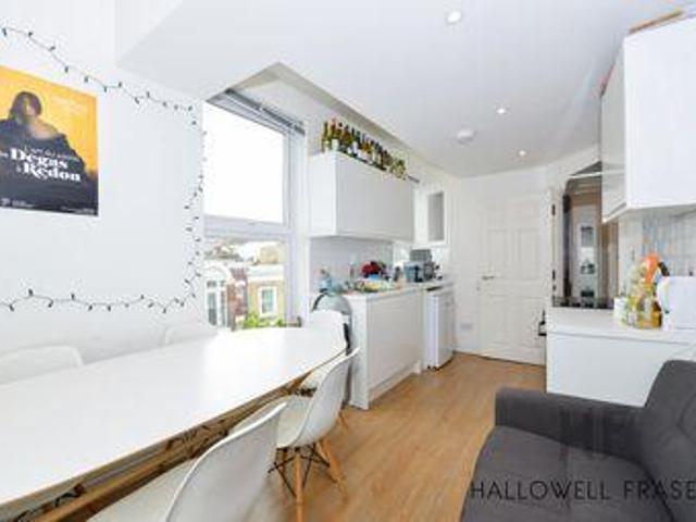 5 Bedrooms Flat for rent in Holloway Road, London N7