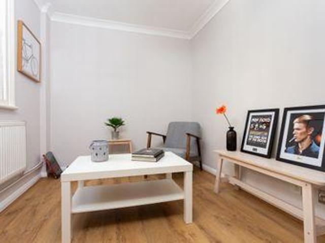 5 Bedrooms Flat for rent in Homestead Road, Fulham, London SW6