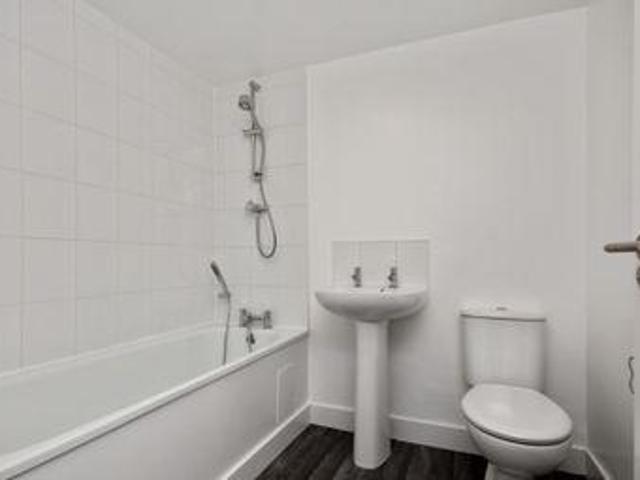 5 Bedrooms Flat for rent in Hillside Street, Hillside, Edinburgh EH7