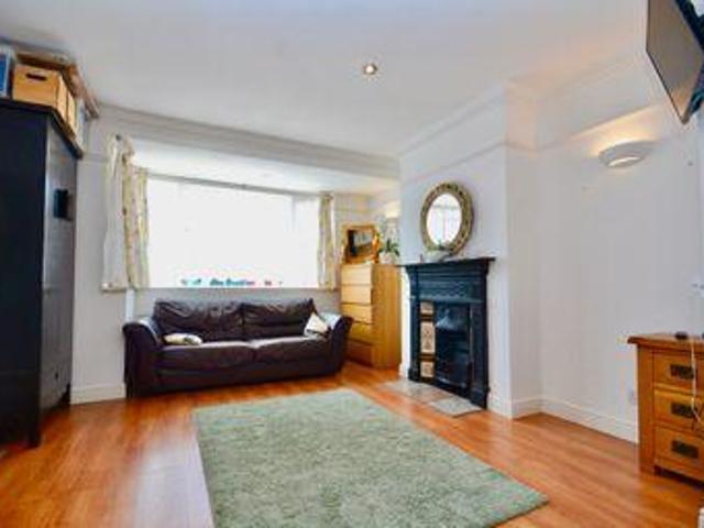 5 Bedrooms Flat for rent in Lyndhurst Avenue, London SW16