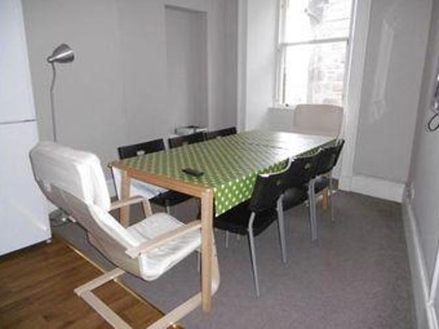 5 Bedrooms Flat for rent in South Clerk Street, Edinburgh EH8