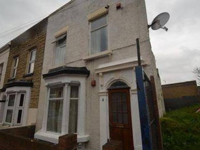 5 Bedrooms Flat for rent in Portree Street, London E14