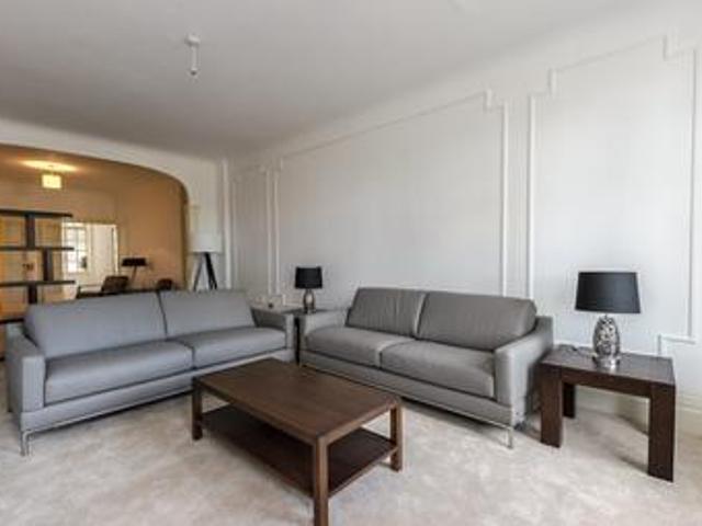 5 Bedrooms Flat for rent in Park Street, London NW8