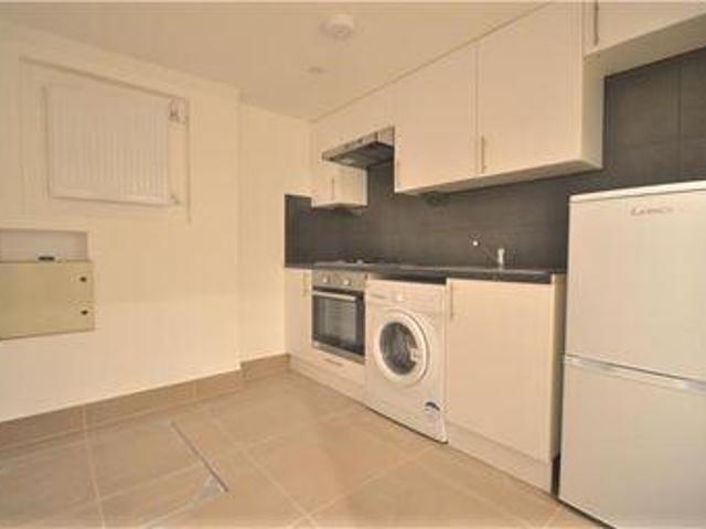 5 Bedrooms Flat for rent in Rita Rd, Vauxhall SW8