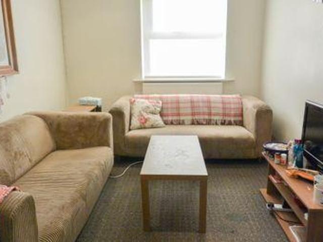5 Bedrooms Flat for rent in Welton Road, Hyde Park, Leeds LS6