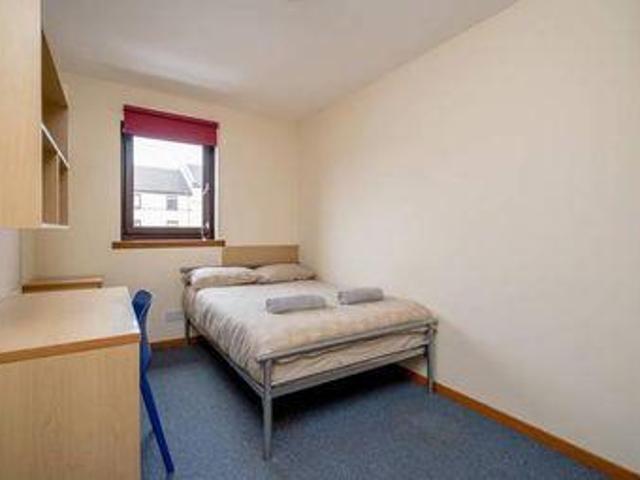 5 Bedrooms Flat for rent in West Bryson Road, Edinburgh EH11