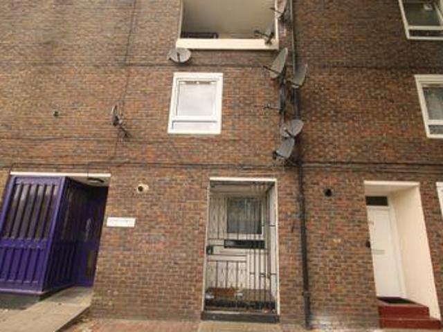 5 Bedrooms Flat for rent in Teviot Street, London E14