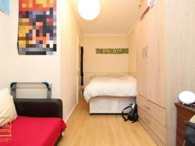5 Bedrooms Flat for rent in Yarrow House, Stewart Street, Canary Wharf E14