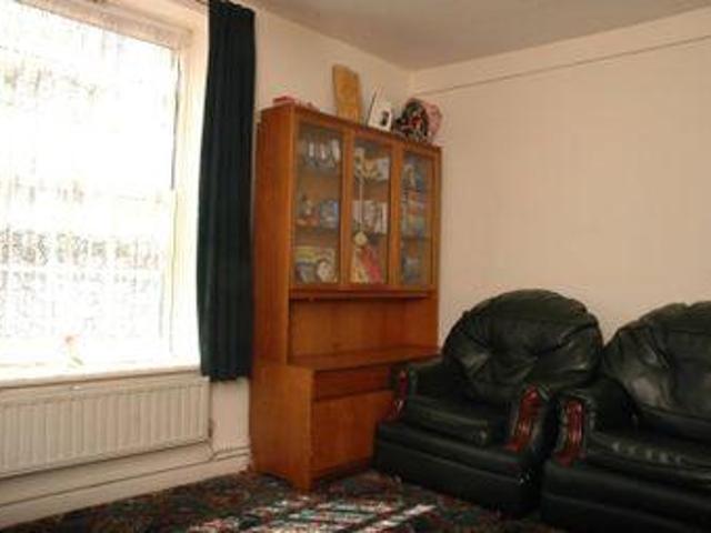 5 Bedrooms Flat for sale in Hollybush Gardens, Bethnal Green, London E2
