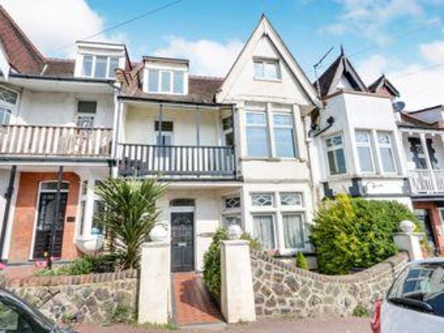 5 Bedrooms Flat for sale in Woodfield Road, Leigh On Sea SS9