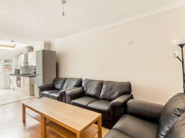 5 Bedrooms for rent in Mandrake Road, Tooting Bec SW17