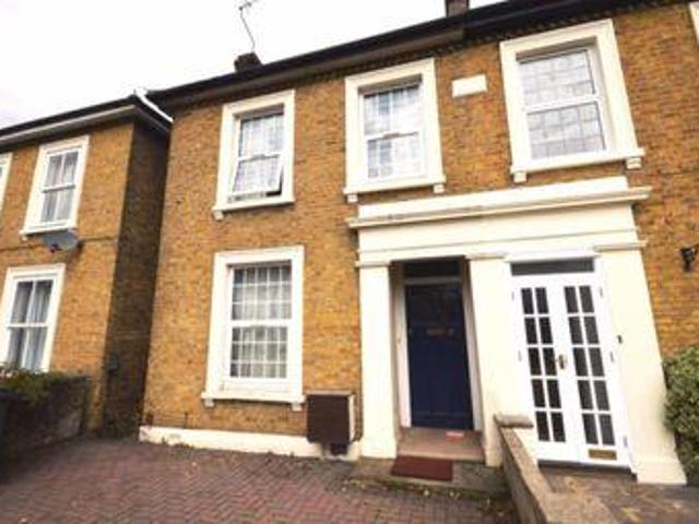5 Bedrooms for rent in Orchard Road, Kingston Upon Thames KT1
