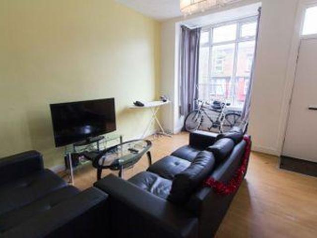 5 Bedrooms for rent in Beechwood Mount, Burley, Leeds LS4