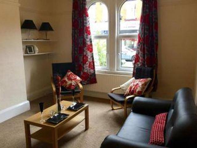 5 Bedrooms for rent in Brudenell Grove, Hyde Park, Leeds LS6