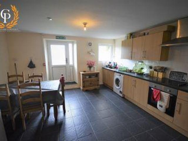 5 Bedrooms for rent in Carlton Terrace, Mount Pleasant, Swansea SA1
