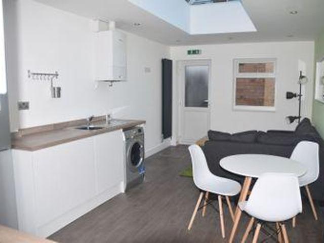 5 Bedrooms for rent in Daisy Road, Edgbaston, Birmingham B16