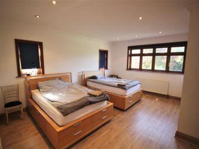 5 Bedrooms for rent in Edgwarebury Lane, Edgware HA8