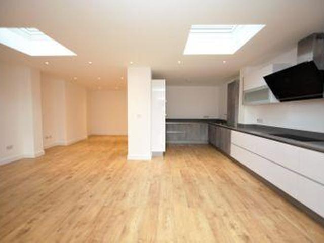 5 Bedrooms for rent in Elms Avenue, Hendon NW4