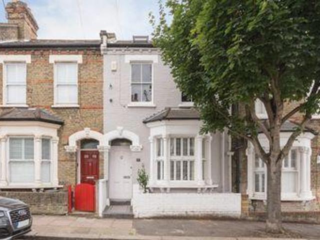 5 Bedrooms for rent in Freke Road, London SW11