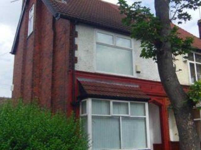 5 Bedrooms for rent in Grassfield Avenue, Salford M7
