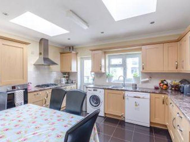 5 Bedrooms for rent in Kenley Road, Merton Park SW19