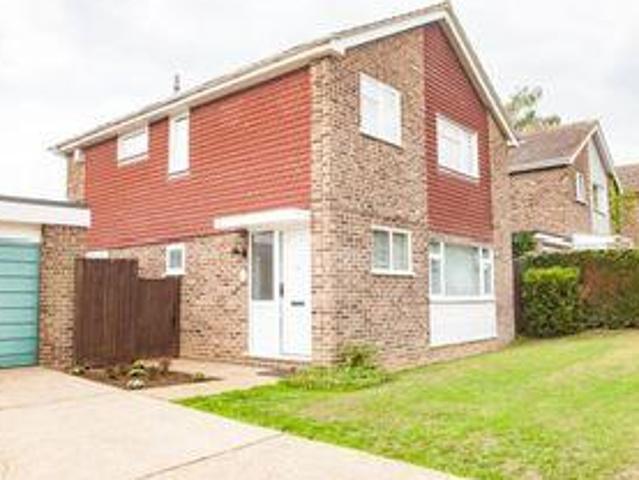 5 Bedrooms for rent in Lyndhurst Close, Canterbury CT2
