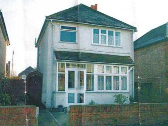 5 Bedrooms for rent in Percy Road, Guildford, Surrey GU2