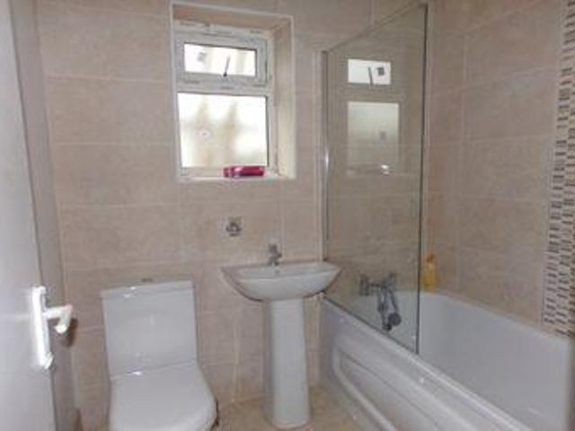 5 Bedrooms for rent in Perkins Road, Ilford IG2