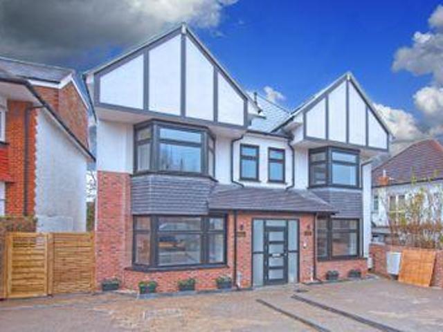 5 Bedrooms for rent in Rundell Crescent, Hendon NW4