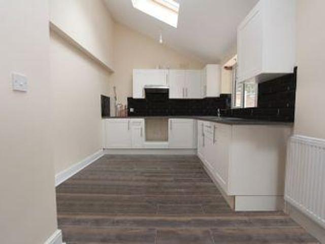 5 Bedrooms for rent in Russell Avenue, London N22