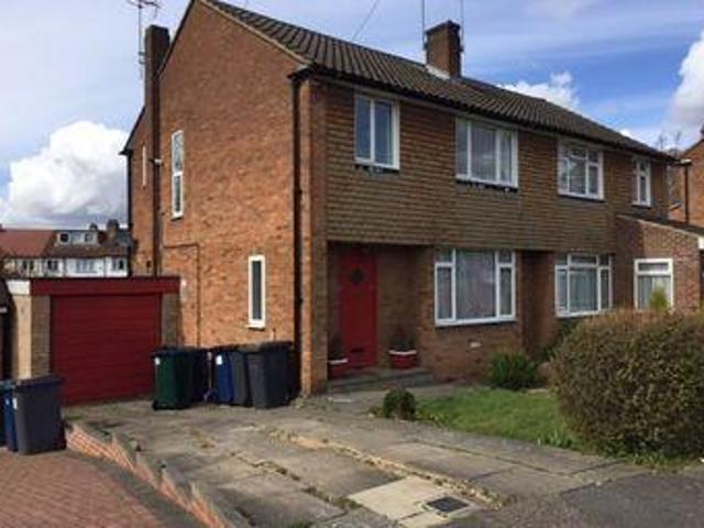 5 Bedrooms for rent in Ravenings Parade, Goodmayes Road, Goodmayes, Ilford IG3