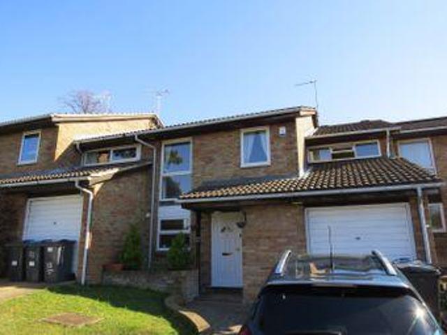 5 Bedrooms for rent in Reynolds Way, Park Hill CR0