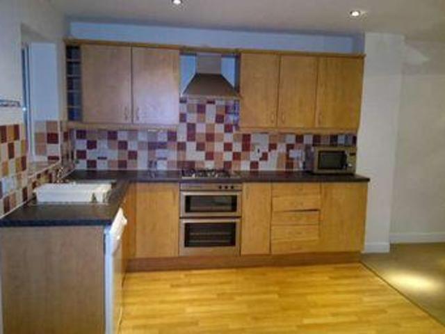 5 Bedrooms for rent in Rordin Heights, Huddersfield HD2
