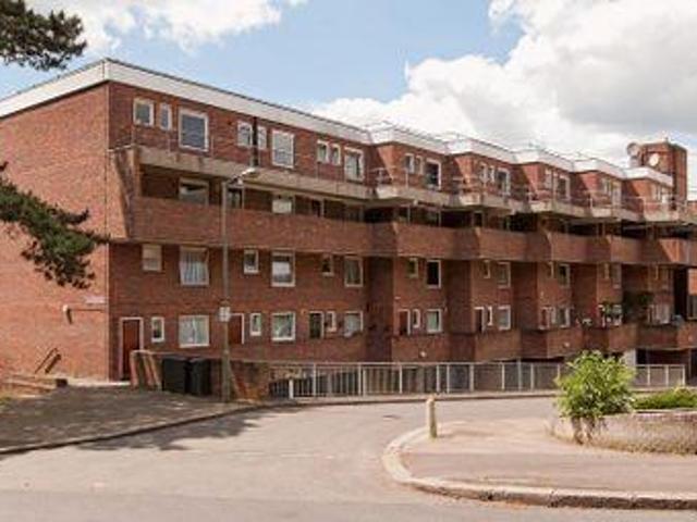 5 Bedrooms for rent in Stoughton Close, London SW15
