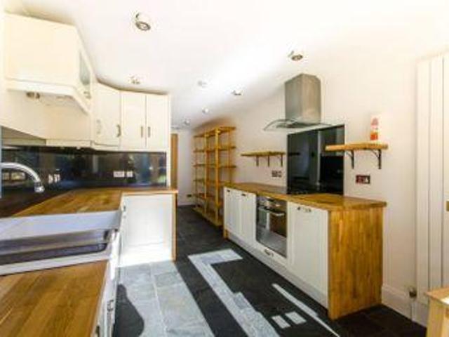5 Bedrooms for rent in Springfield Road, Tottenham N15